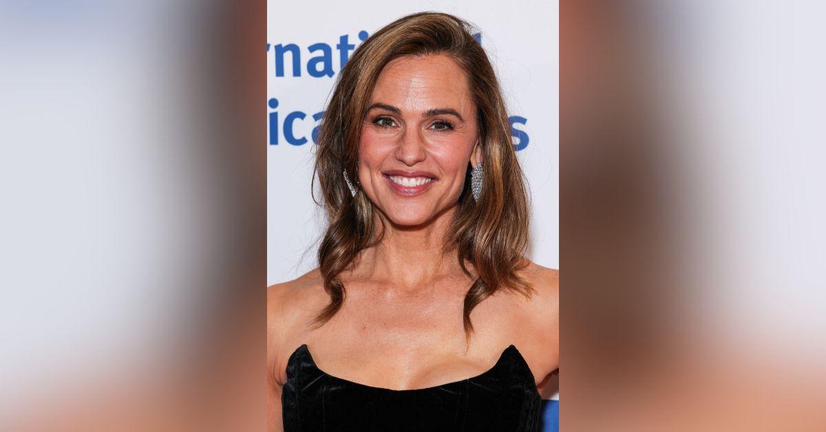 Jennifer Garner Shows Off New Hair Color At 2026 Golden Globes