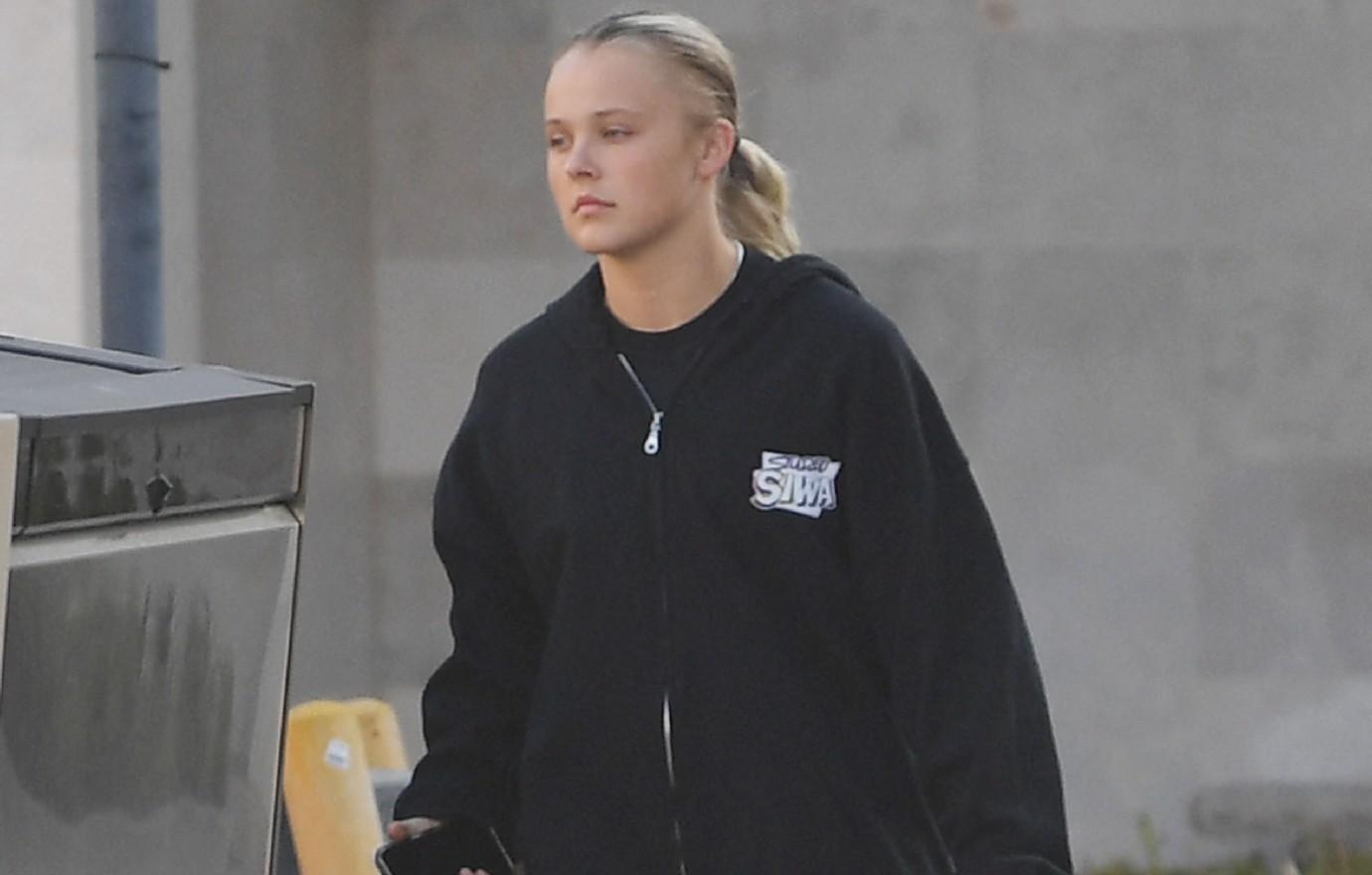 JoJo Siwa Looks Downcast After Revealing Dakayla Wilson Split: Photos