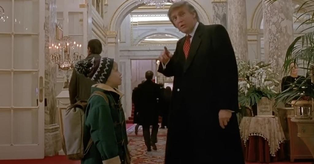 'Home Alone 2' Director Says Donald Trump's Cameo Is A 'Curse'