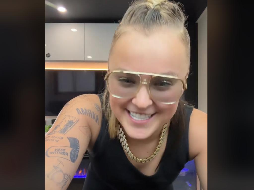 JoJo Siwa's New Look Concerns Fans After She Covers Arm With Tattoos