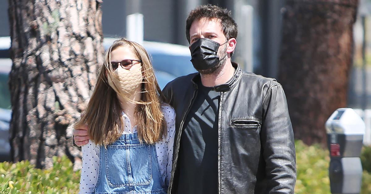 Why Does Violet Affleck Wear A Mask? Teenager Explains Why In Speech