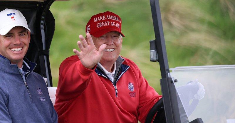 Donald Trump Surrounds Himself With 'Vulnerable People': Former Aide