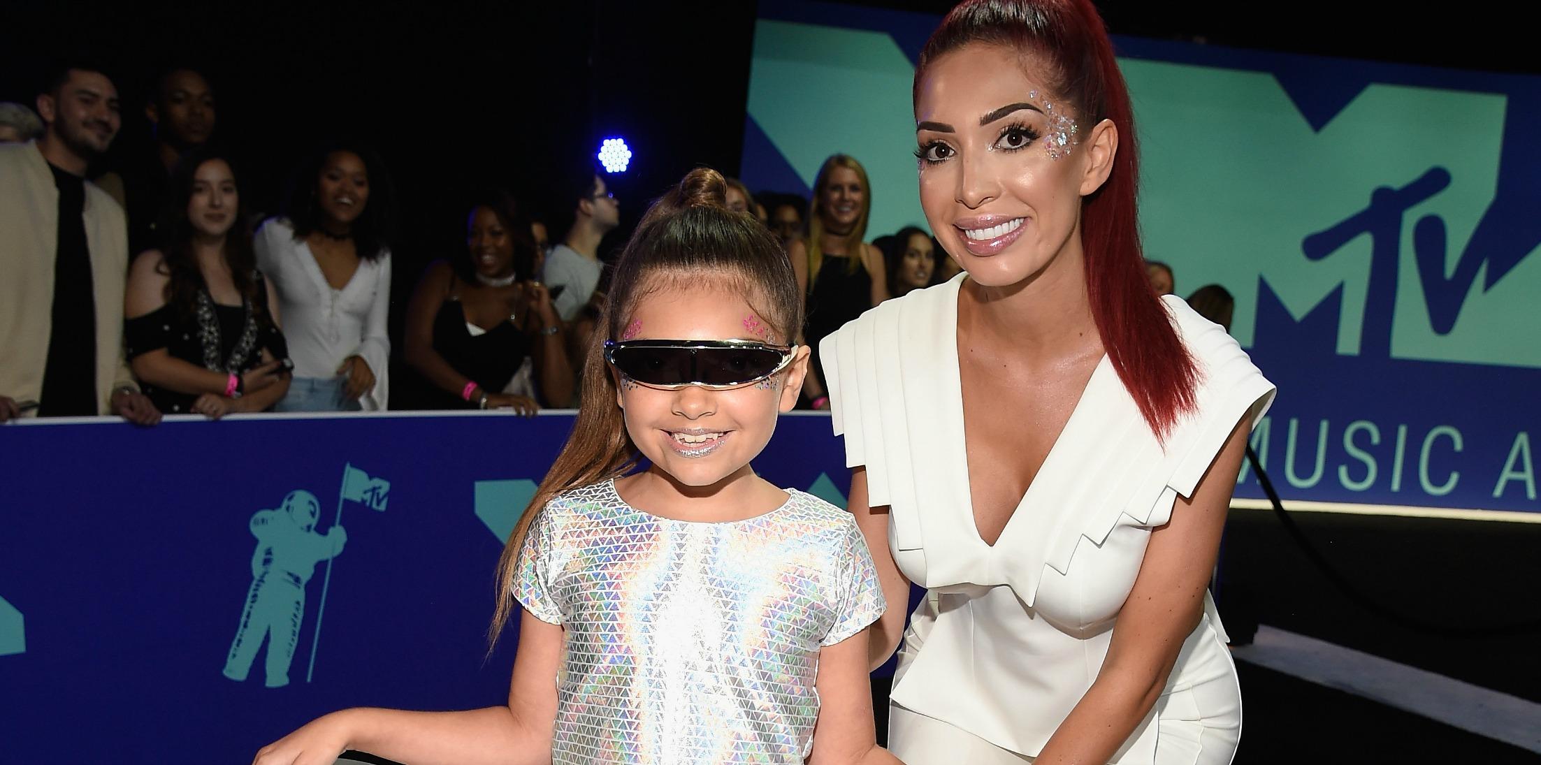 Farrah & Daughter Sophia Wear Matching Space Theme Outfits At VMAs