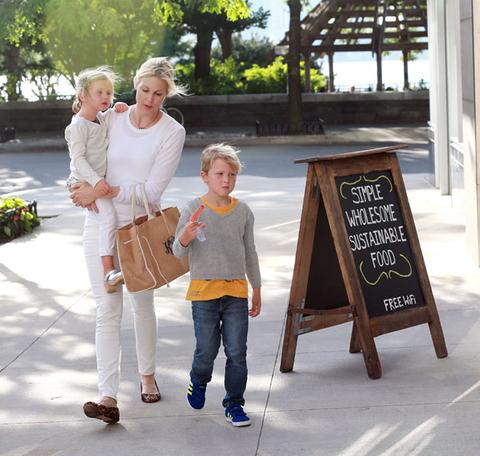 Kelly Rutherford Defends Six-Year Custody Battle In First Interview ...