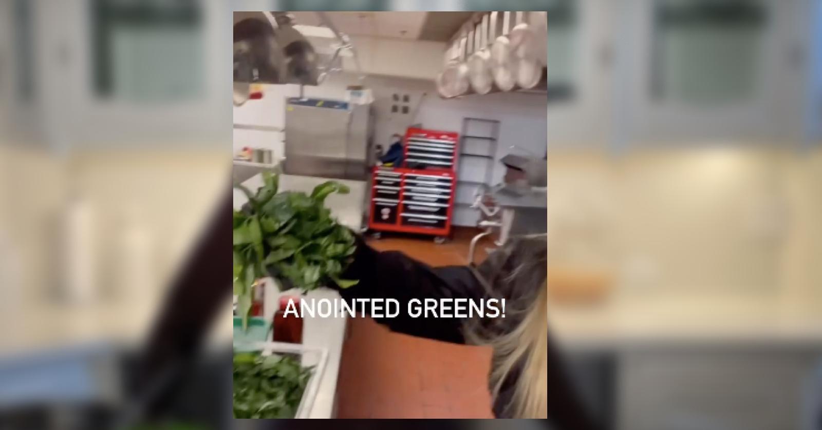 Mariah Carey Gets Dolled Up To Cook Thanksgiving Meal With Monroe