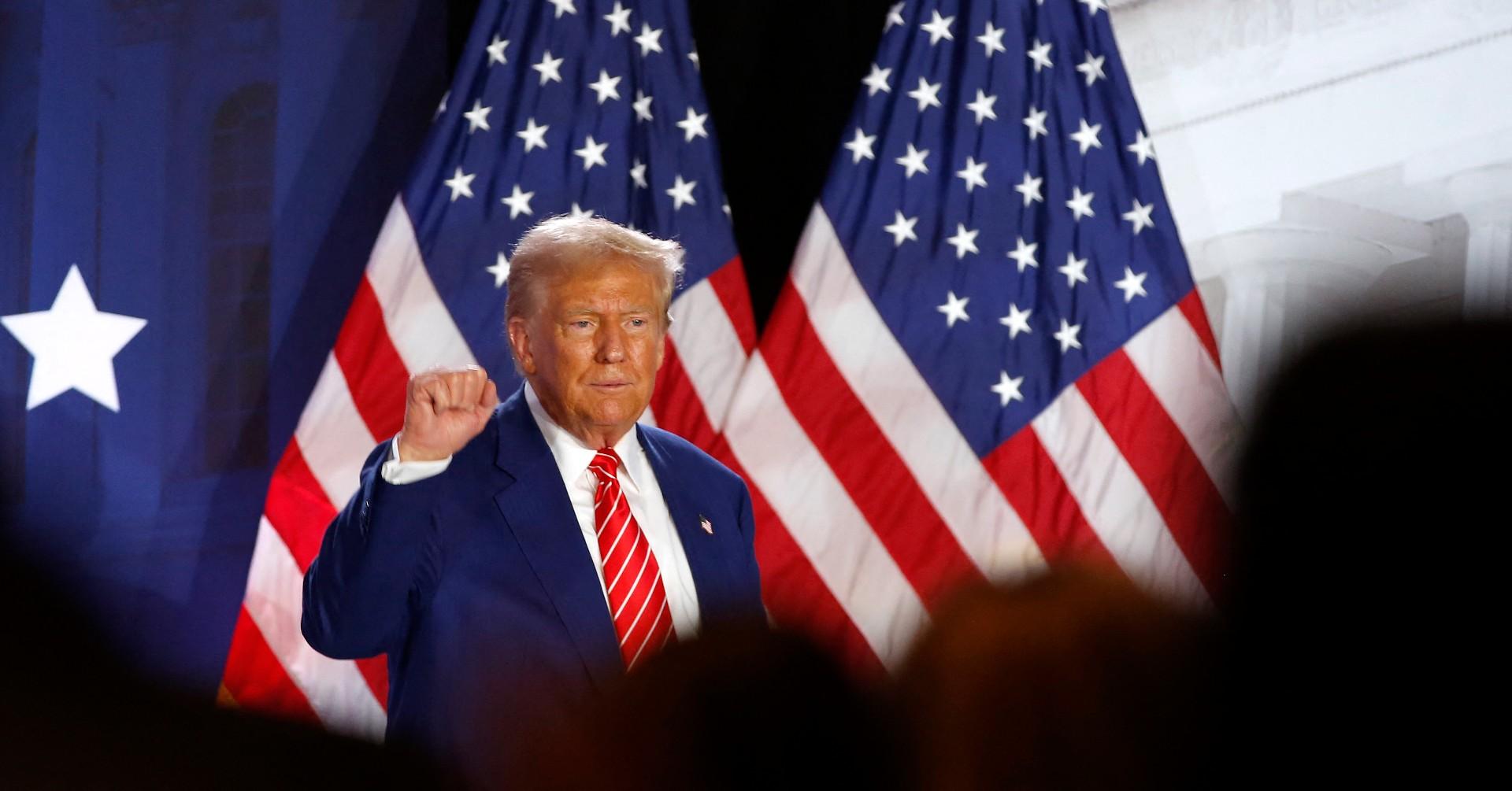 Donald Trump Mocked For Saying He 'Brilliantly Weaves' Stories Together