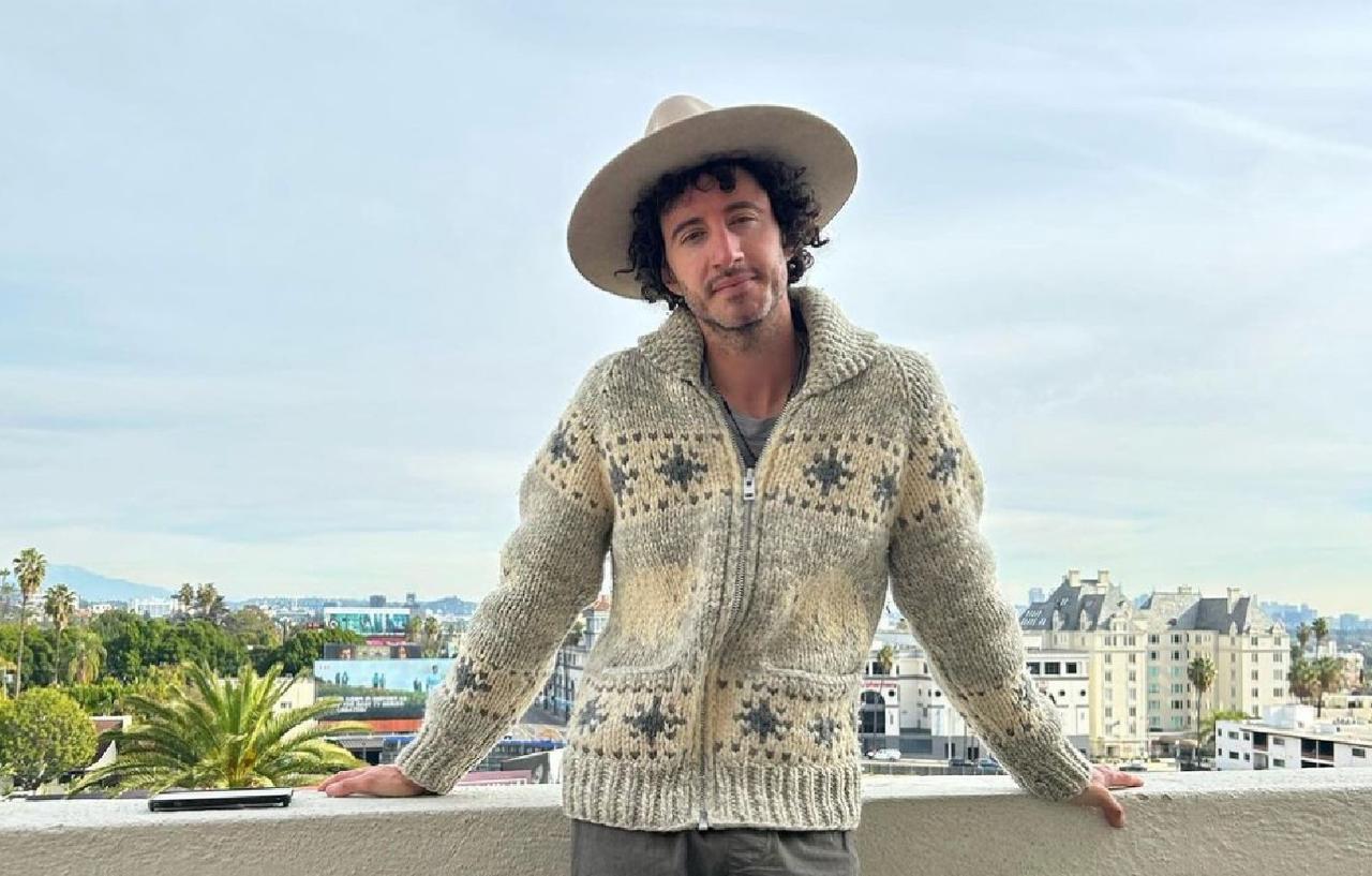 Lana Del Rey Engaged To Music Manager Evan Winiker