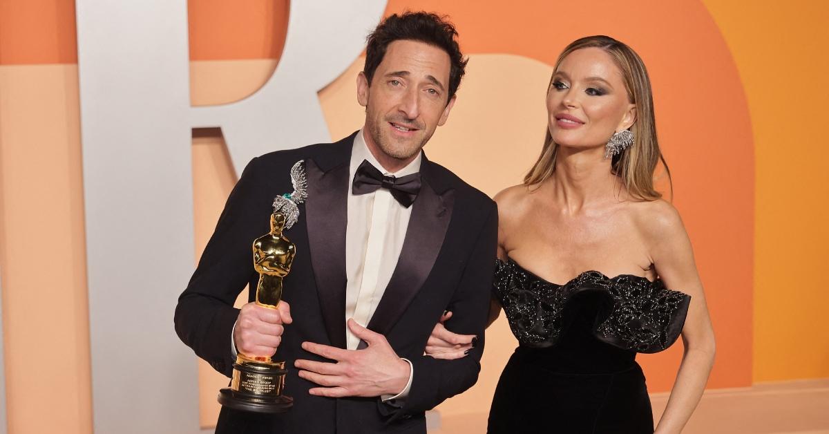How Adrien Brody's Girlfriend Reacted To His Halle Berry Oscars Kiss