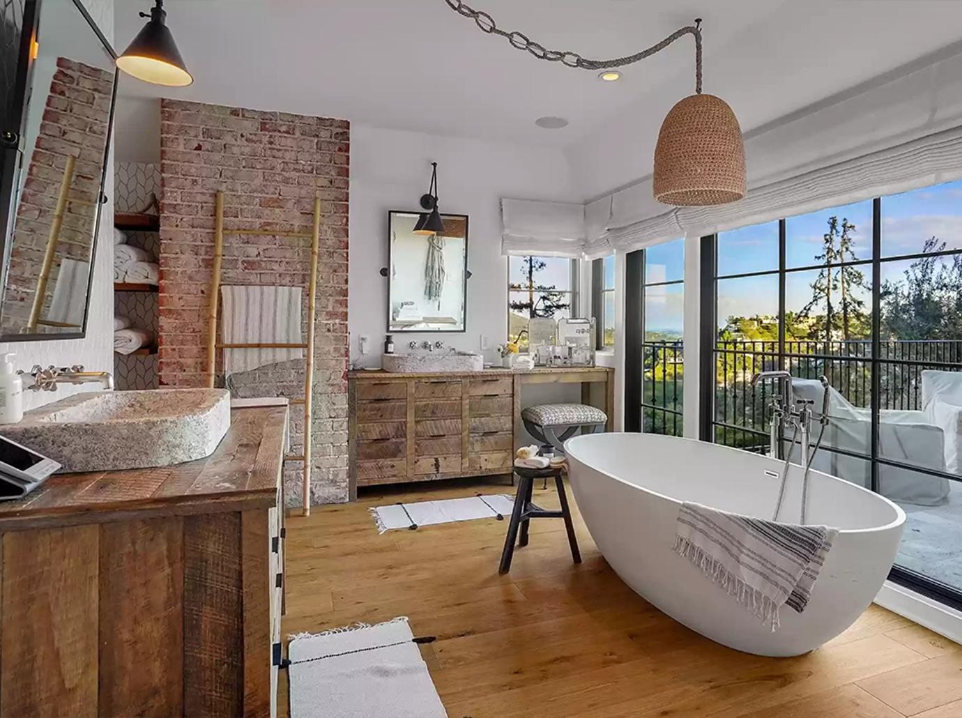 Tour Julianne Hough's California Home, Photos