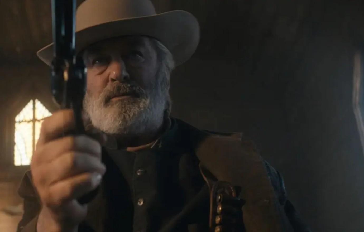 Alec Baldwin Won't Be Charged For 'Unintentional Battery' Of Director