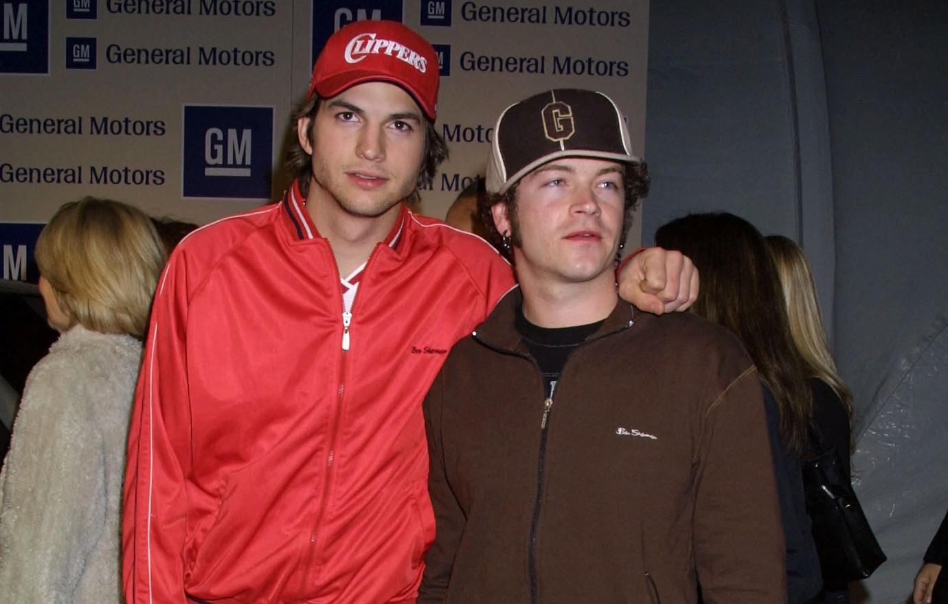Ashton Kutcher Slammed For 'Creepy' Mila Kunis & Hilary Duff Comments