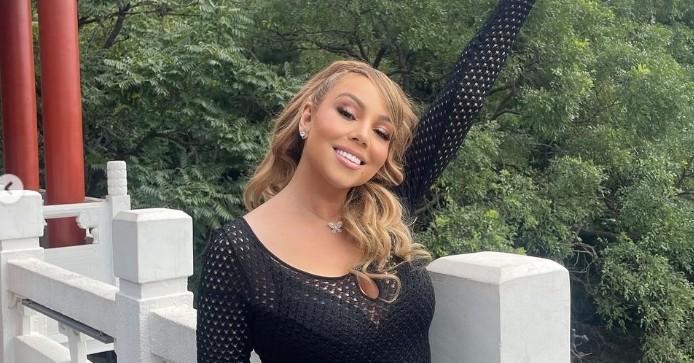 Mariah Carey Walks The Great Wall Of China In High Heels: Photos