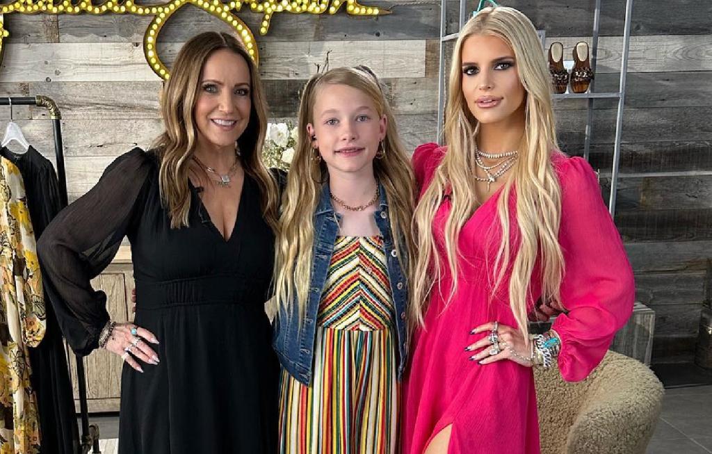 Jessica Simpson & Eldest Daughter Maxi's Sweetest Moments: Photos