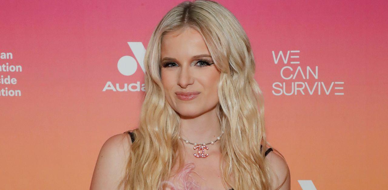 Izza & DJ Kalman Mami Spread Message Of Peace During Concert