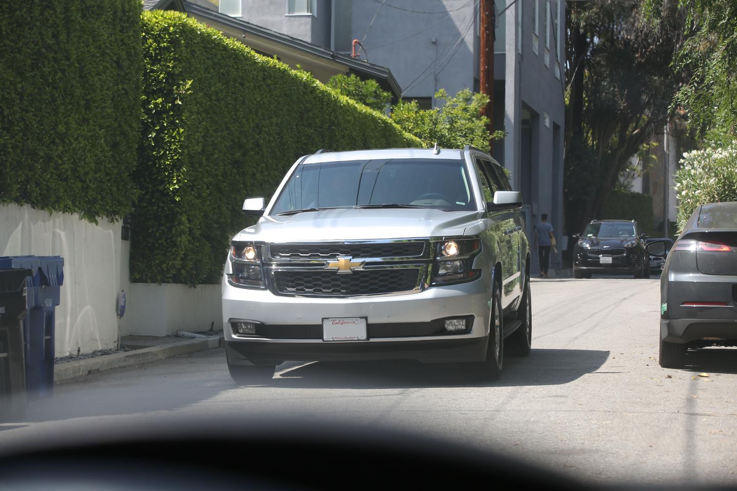 [PICS] Taylor Swift Takes Her New Boyfriend Joe Alwyn Home With Her