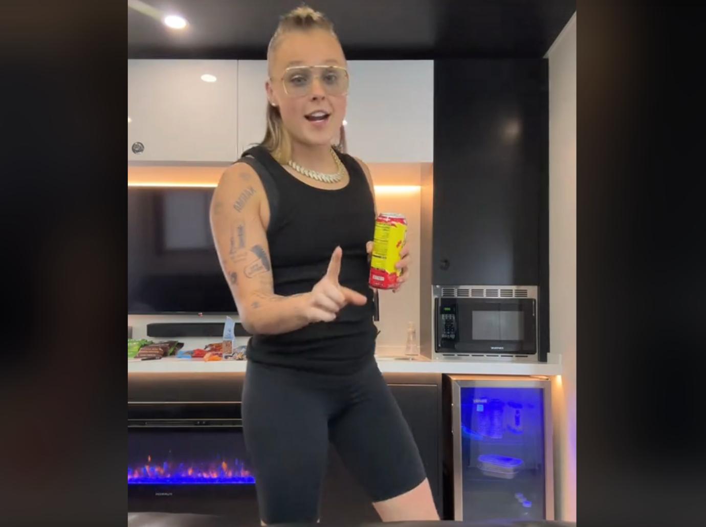 JoJo Siwa's New Look Concerns Fans After She Covers Arm With Tattoos