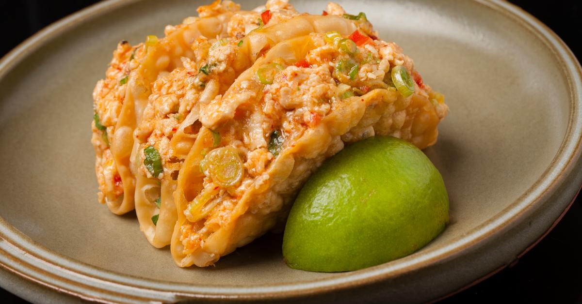 Eat Me: Delicious Chinese Chicken Tacos