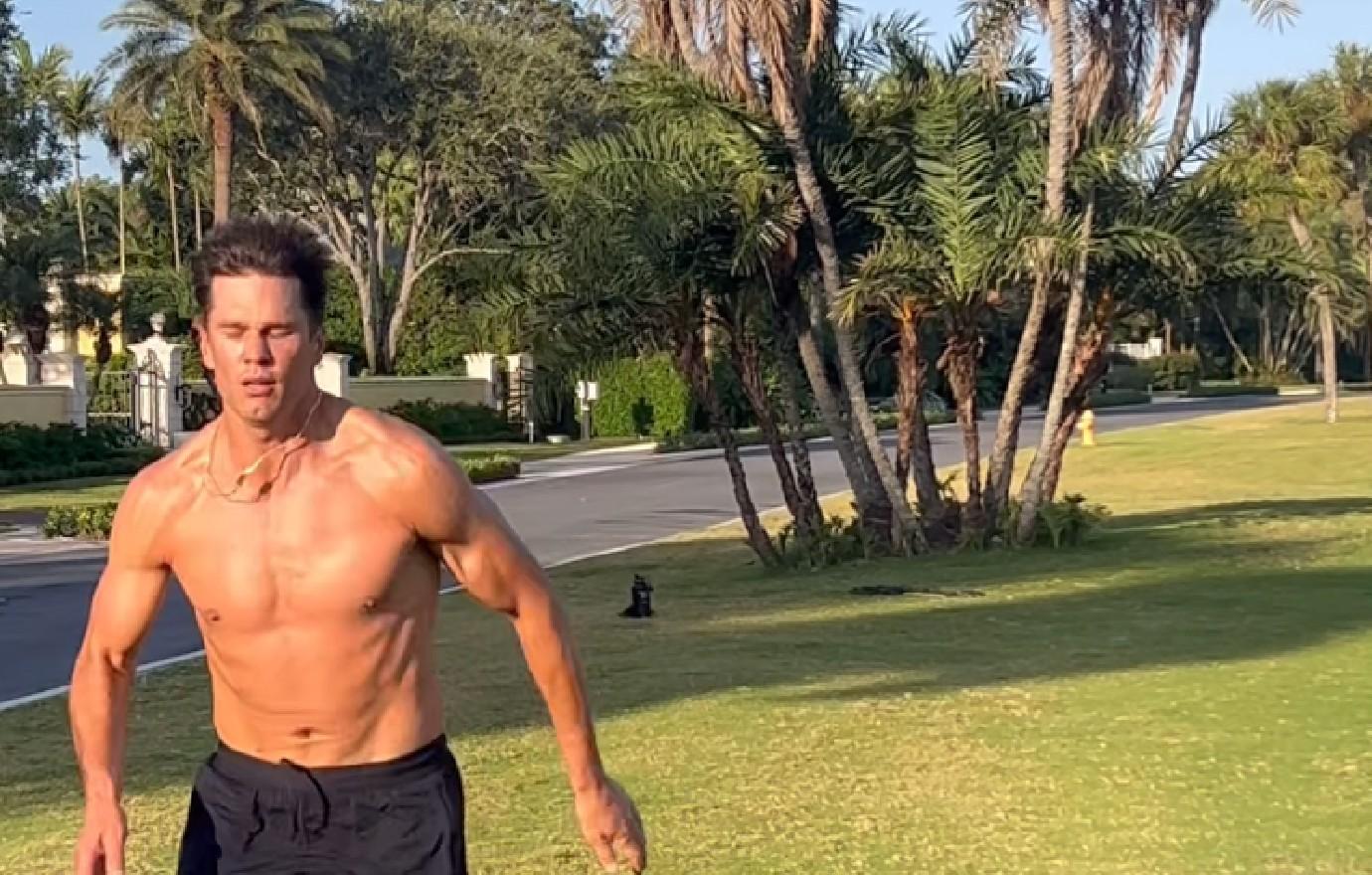 Tom Brady Shows Off Chiseled Body While Working Out: Photos