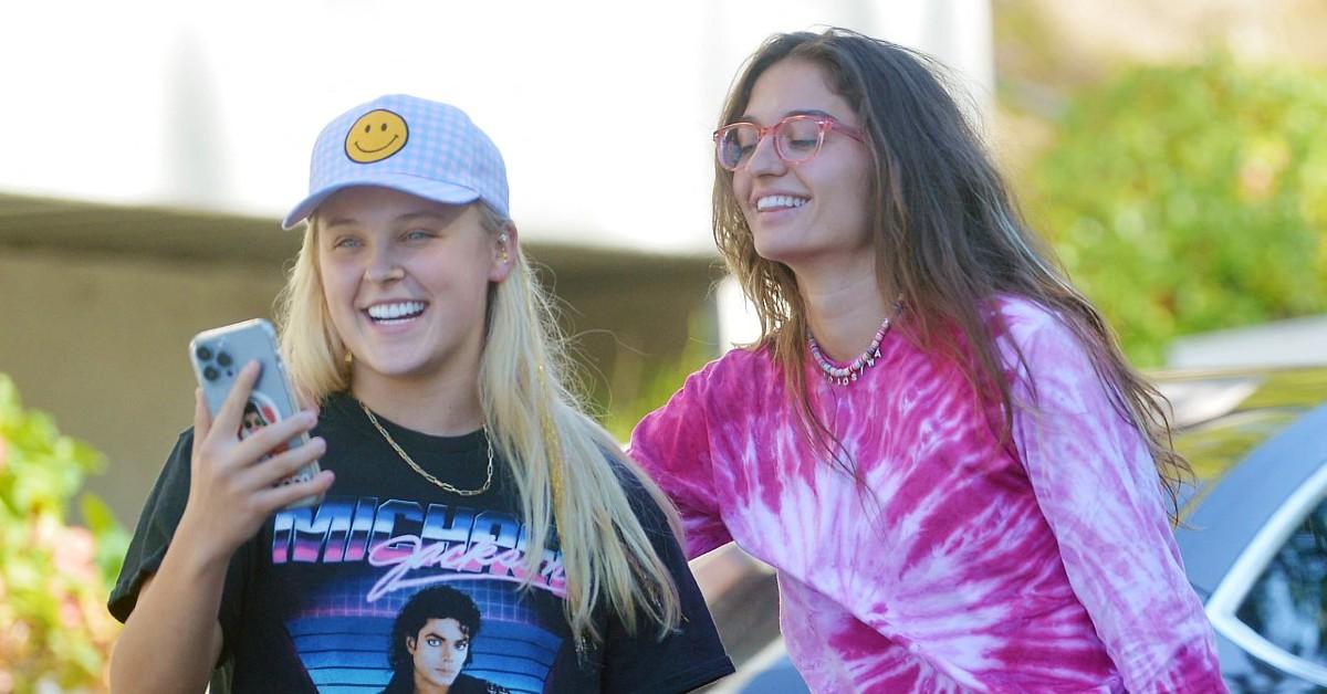JoJo Siwa & Girlfriend Avery Cyrus 'Happy' While At Disney World