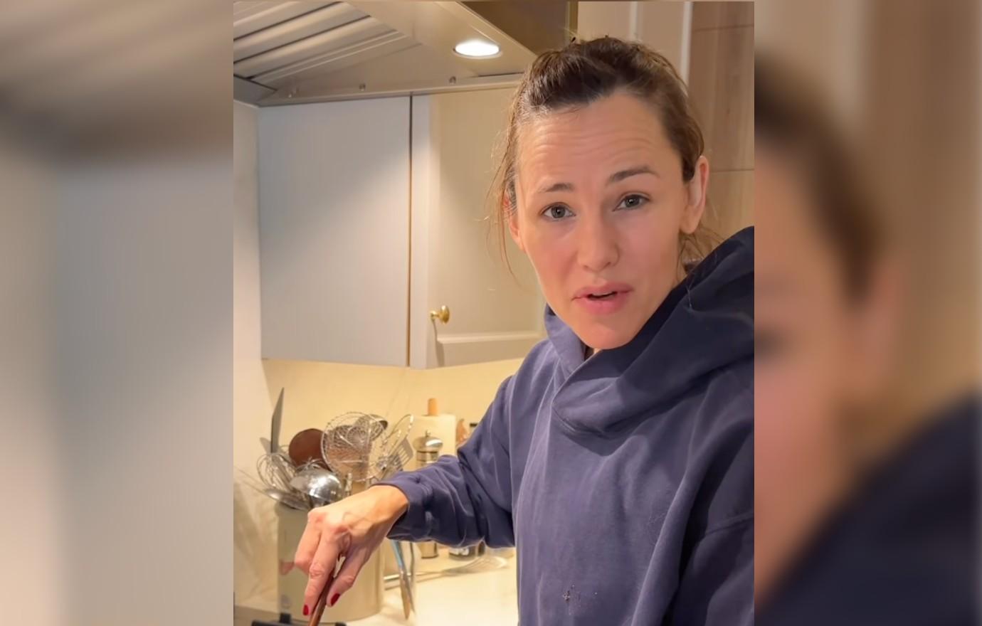 Jennifer Garner Always Looks Stunning: See Her Makeup-Free Photos