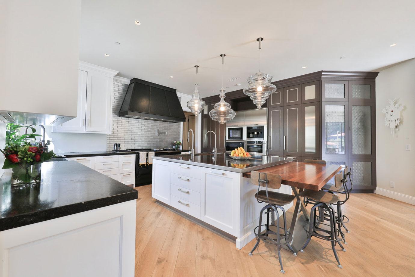 Inside Justin Bieber & Hailey Baldwin's New Beverly Hills Mansion: Photos