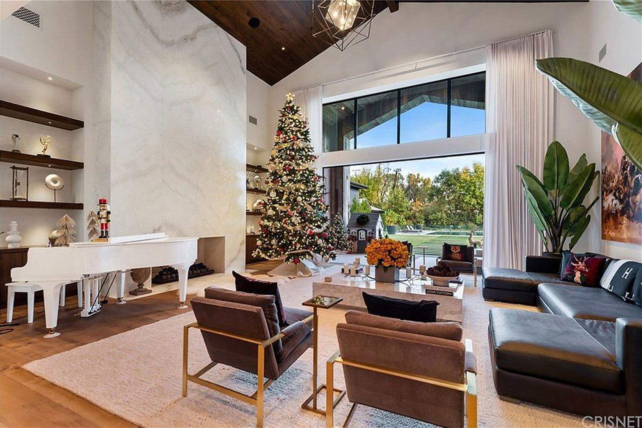 Shark Tank's Robert Herjavec Lists Home In Hidden Hills: See Photos