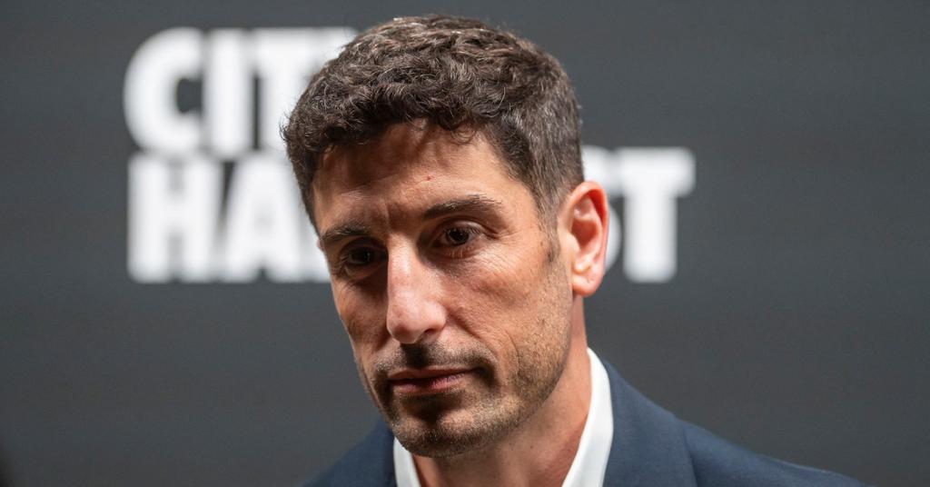 Jason Biggs Reveals Shocking Weight Loss After Health Issues: Photos