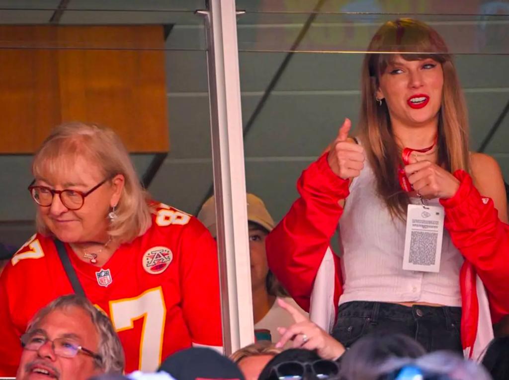 Taylor Swift & Travis Kelce Coverage Is Annoying Football Fans