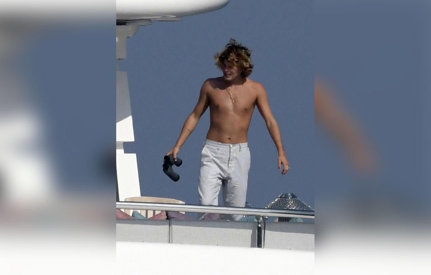 Pics Rita Ora Gets Cheeky With Kendall Jenners Rumored Ex Beau