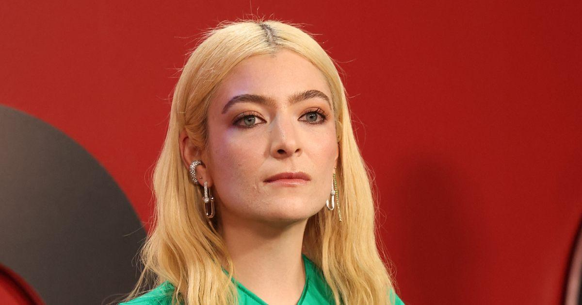 Lorde Strips Down For Nearly Naked Instagram Photos