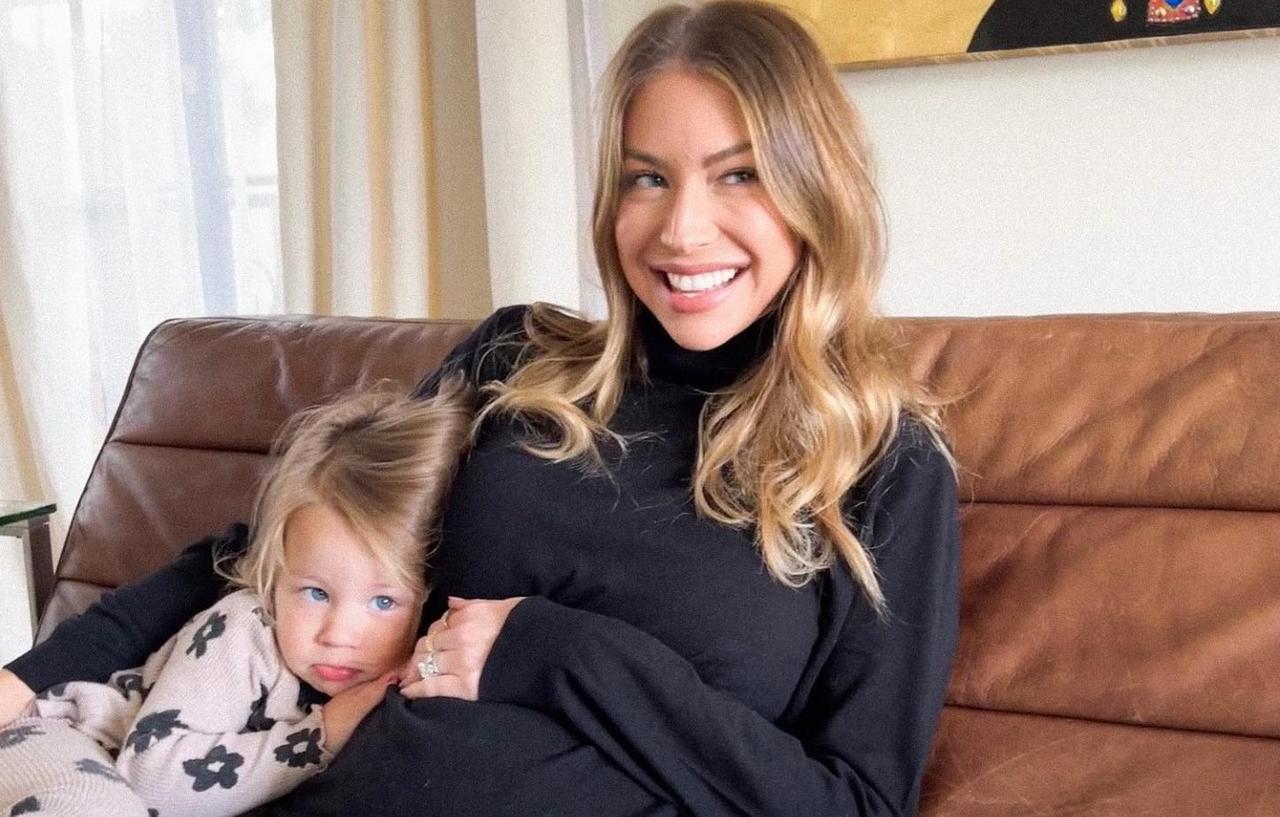 'VPR' Alum Stassi Schroeder Shares Nude Pregnancy Selfie