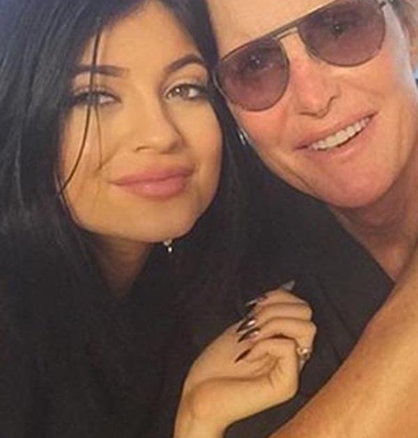 Klose As Ever! Kourtney, Kim, Khloe, Kendall and Kylie Celebrate Bruce ...