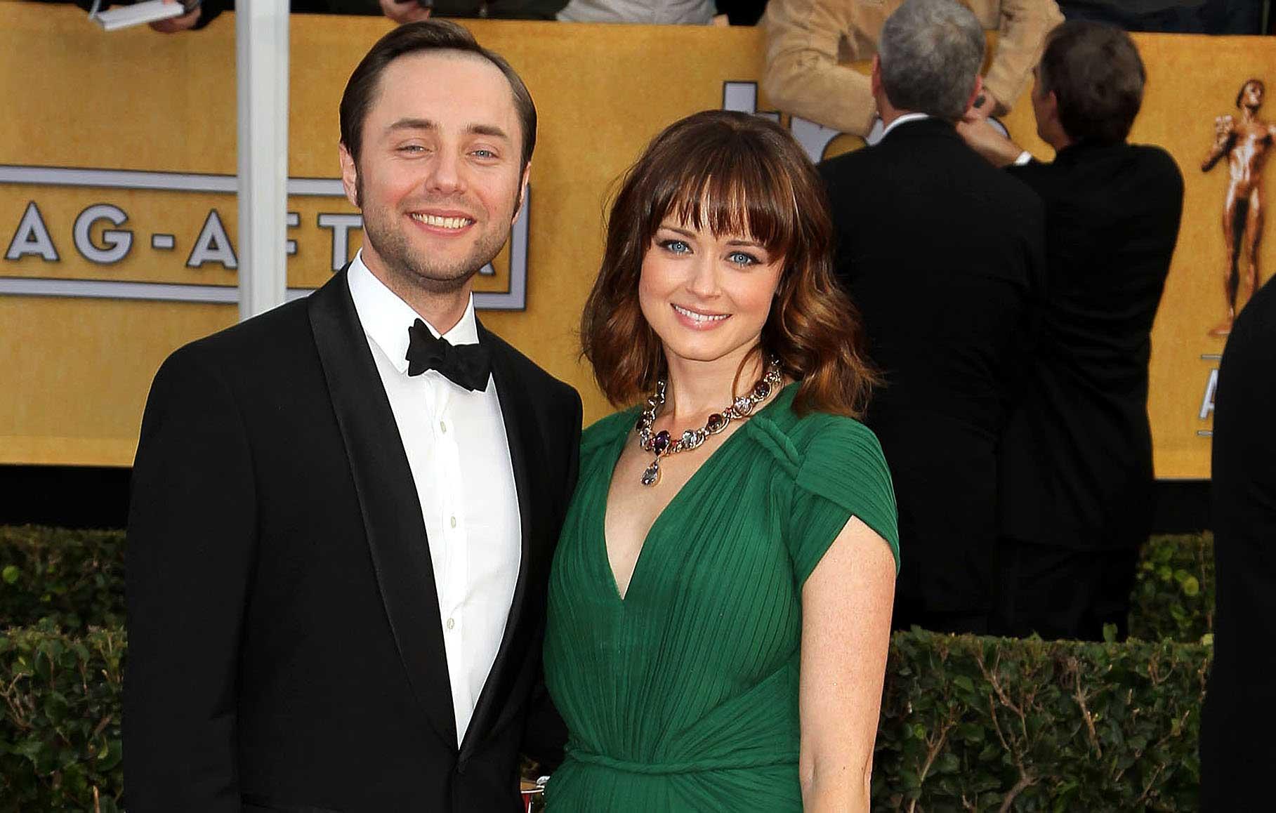 Alexis Bledel & Vincent Kartheiser Finalize Divorce