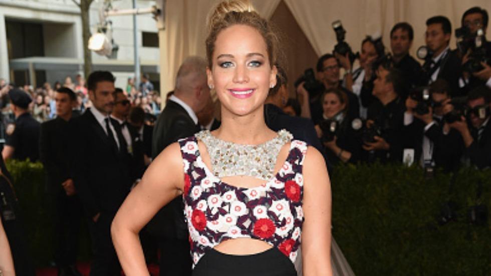 Jennifer Lawrence Bares Her Midriff In Dior At The 2015 Met Gala