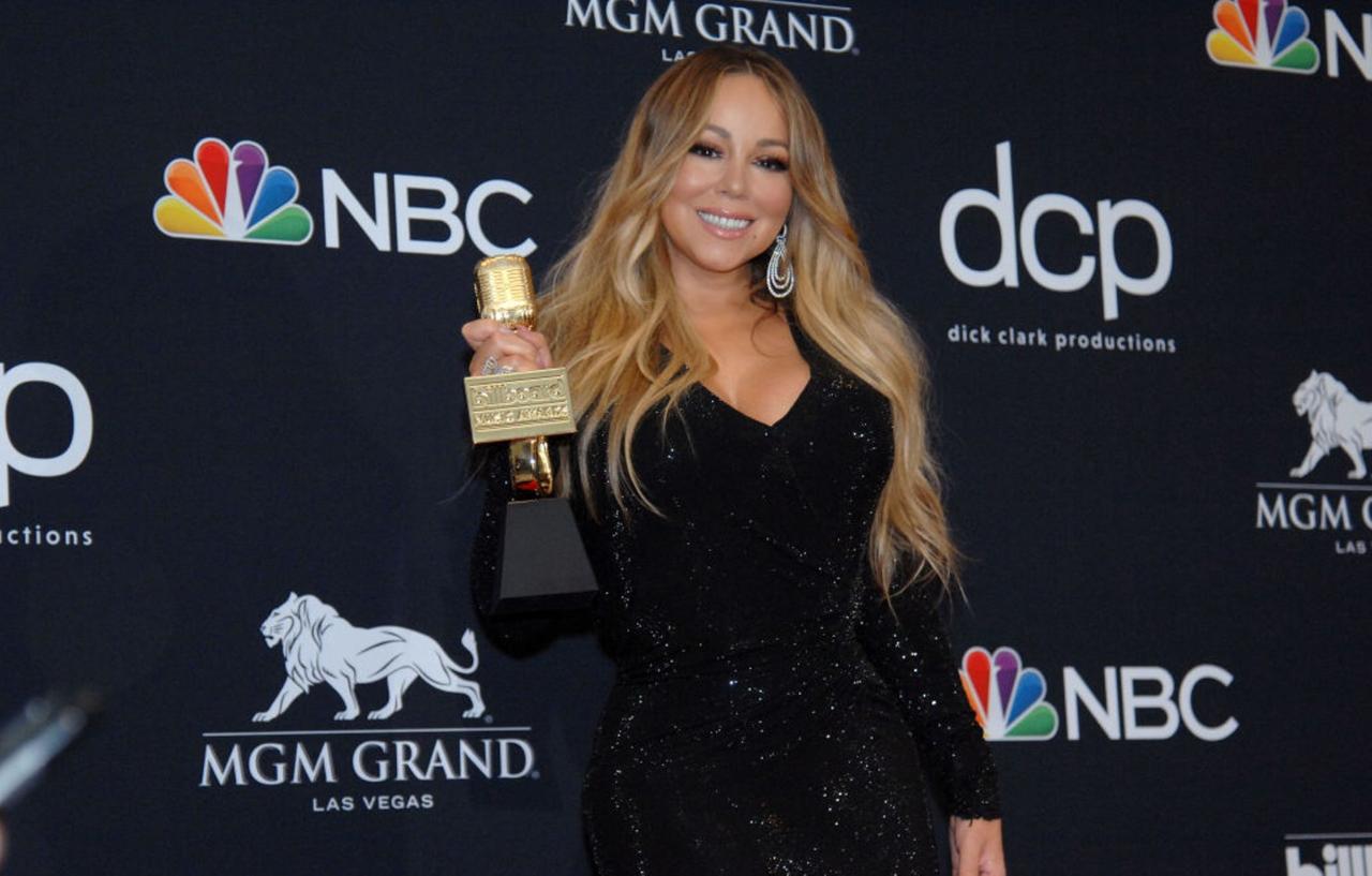 Mariah Carey Uses Secret Weapon To Win The Bottle Cap Challenge