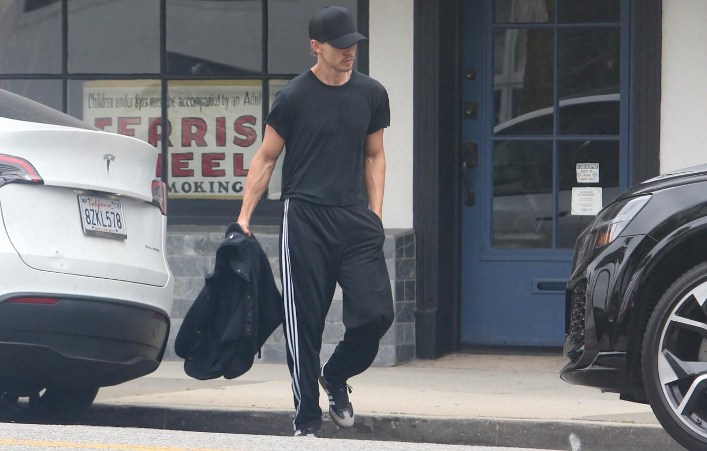 Austin Butler Used Dialect Coach To Shake Elvis Accent After Filming