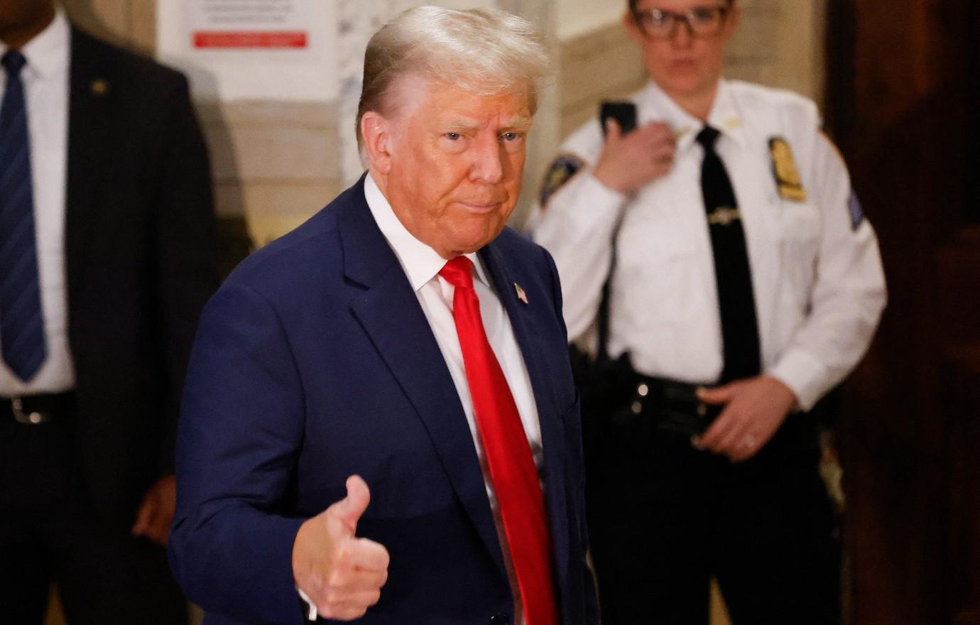 Donald Trump Slaps His Leg Right Leg Before Boarding Plane