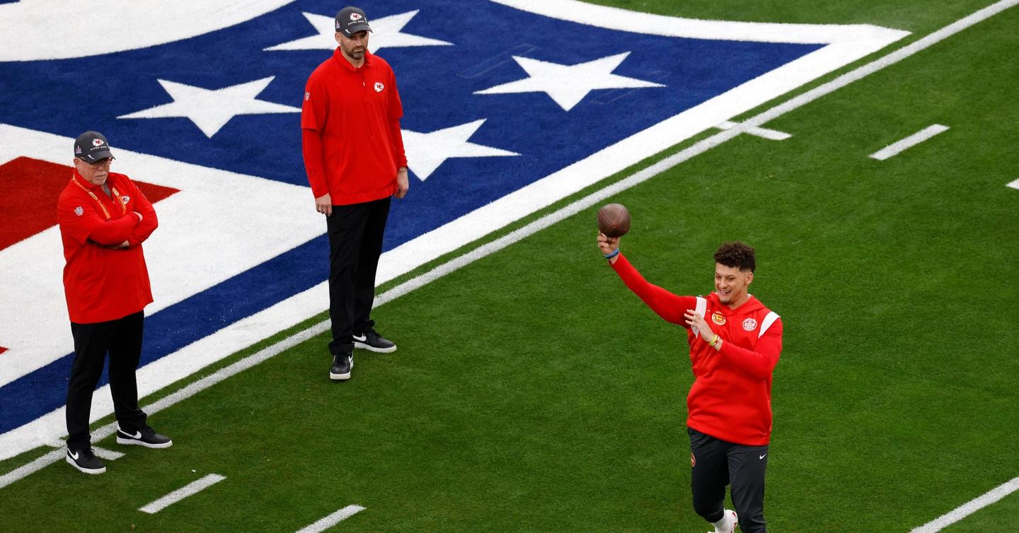 Streaker Tries To Run Onto The Field During 2024 Super Bowl