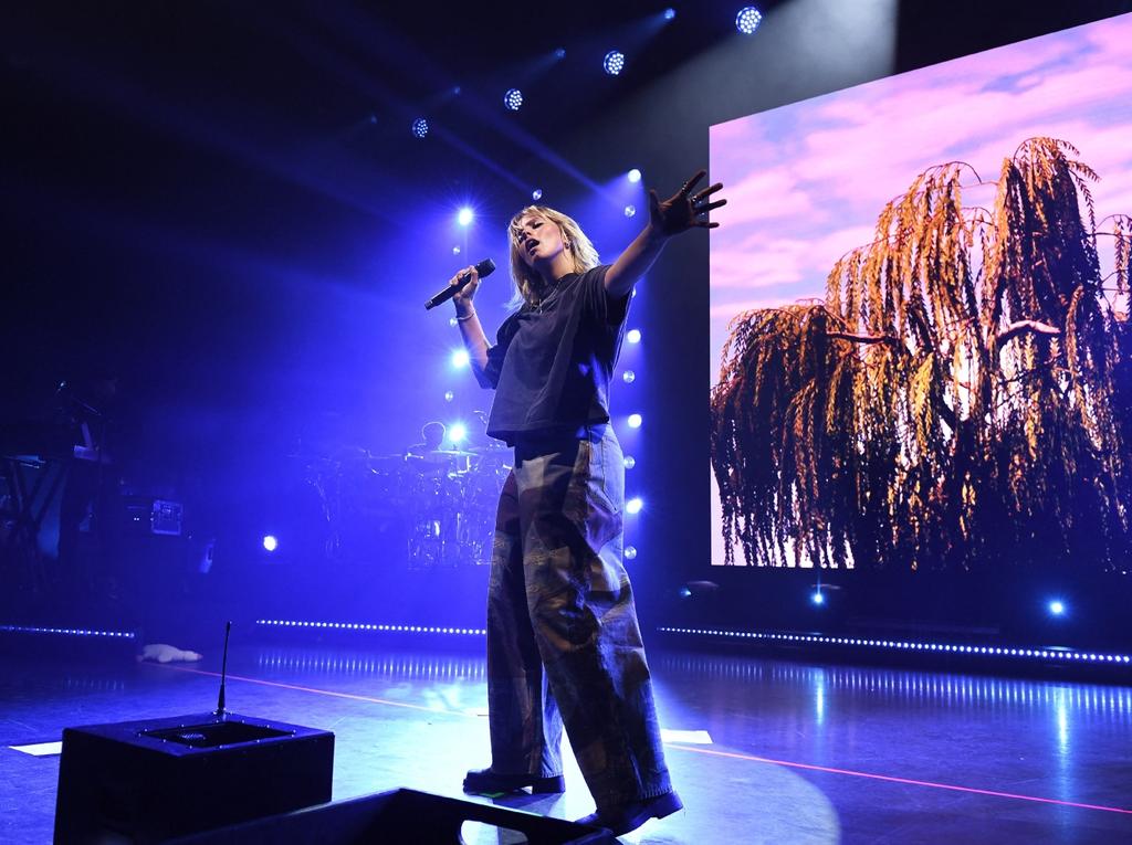 Kesha Changes 'TiK ToK' Song Lyrics To 'F--- P. Diddy' At Coachella