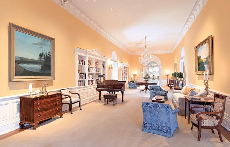 First Look At The White House Redesigned By Melania Trump: Photos