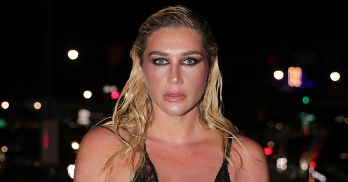 Kesha Spreads Her Legs In Lingerie While Promoting New Album: Photo