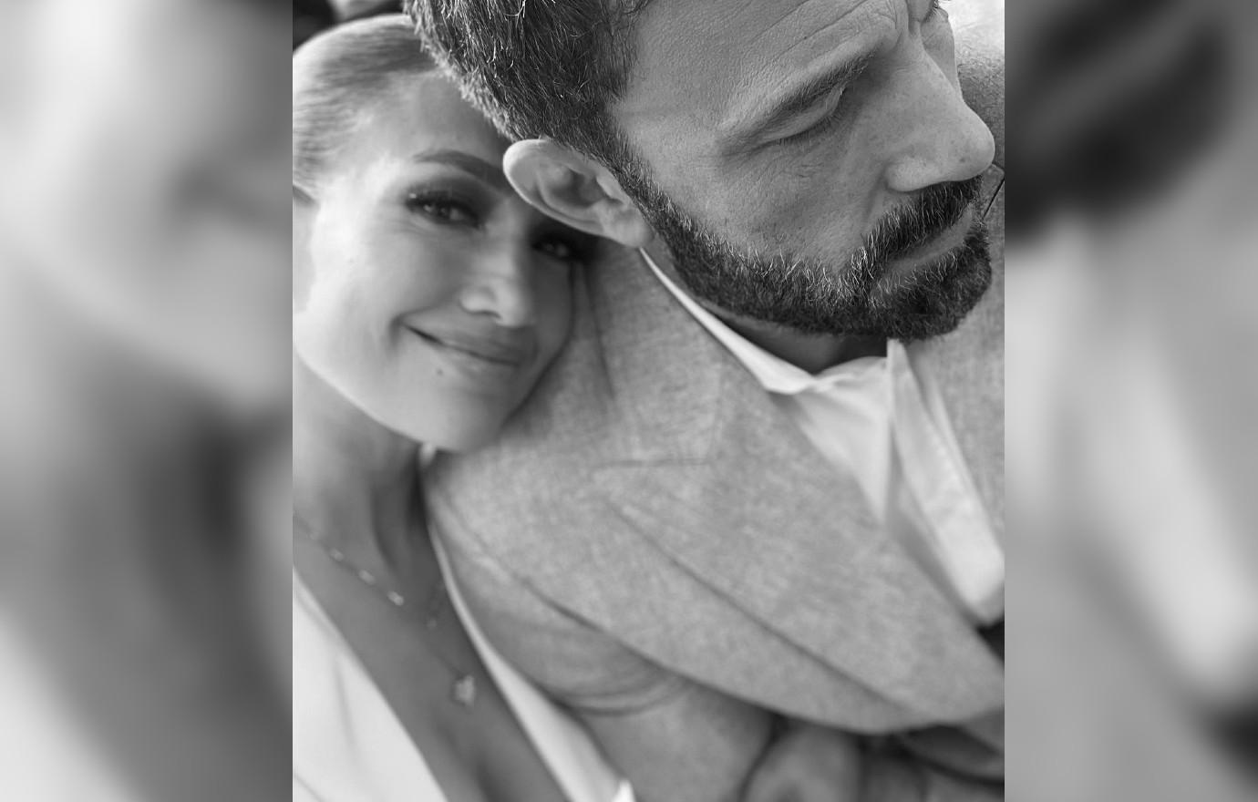 Ben Affleck & Jennifer Lopez Most Loved Up Moments: Photos