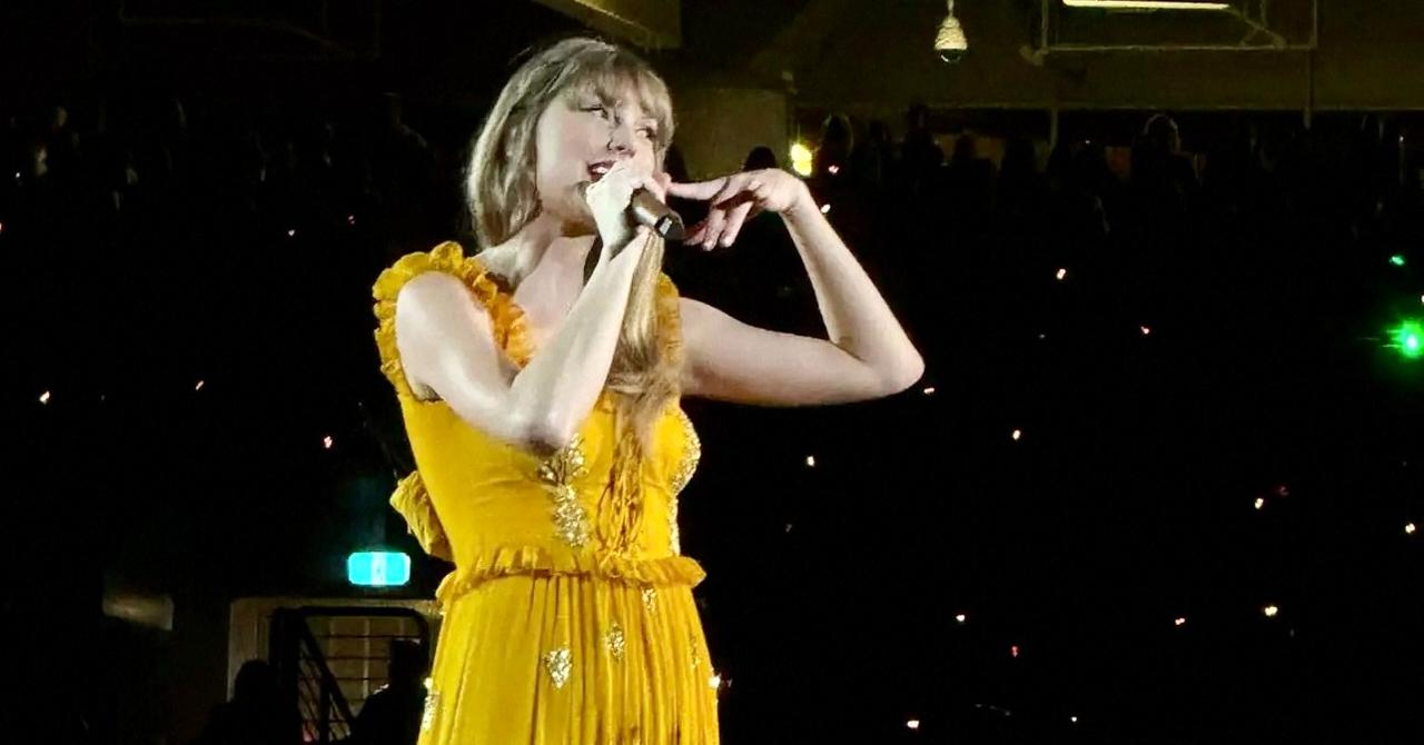 Taylor Swift Fans Concerned After She Appears Sick At Singapore Show