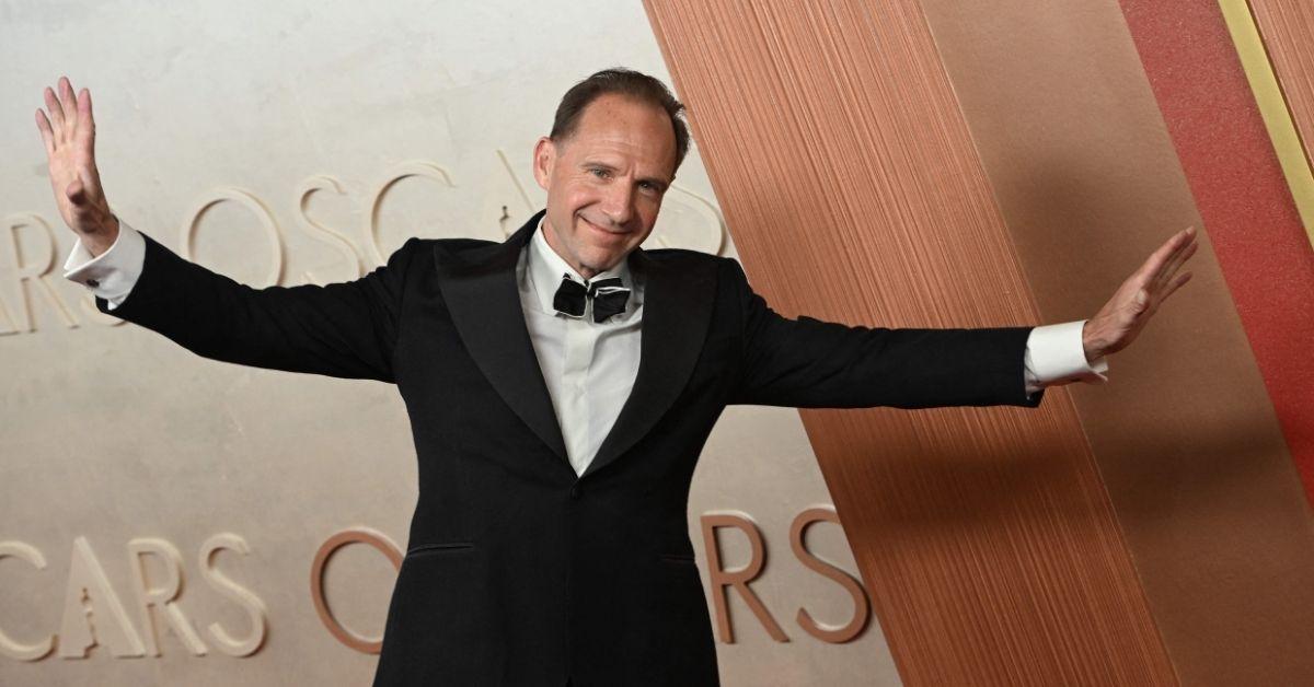 Ralph Fiennes Shows Off Ripped Body For ‘The Return’