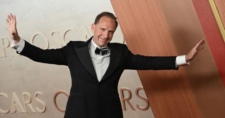 Ralph Fiennes Shows Off Ripped Body For ‘The Return’