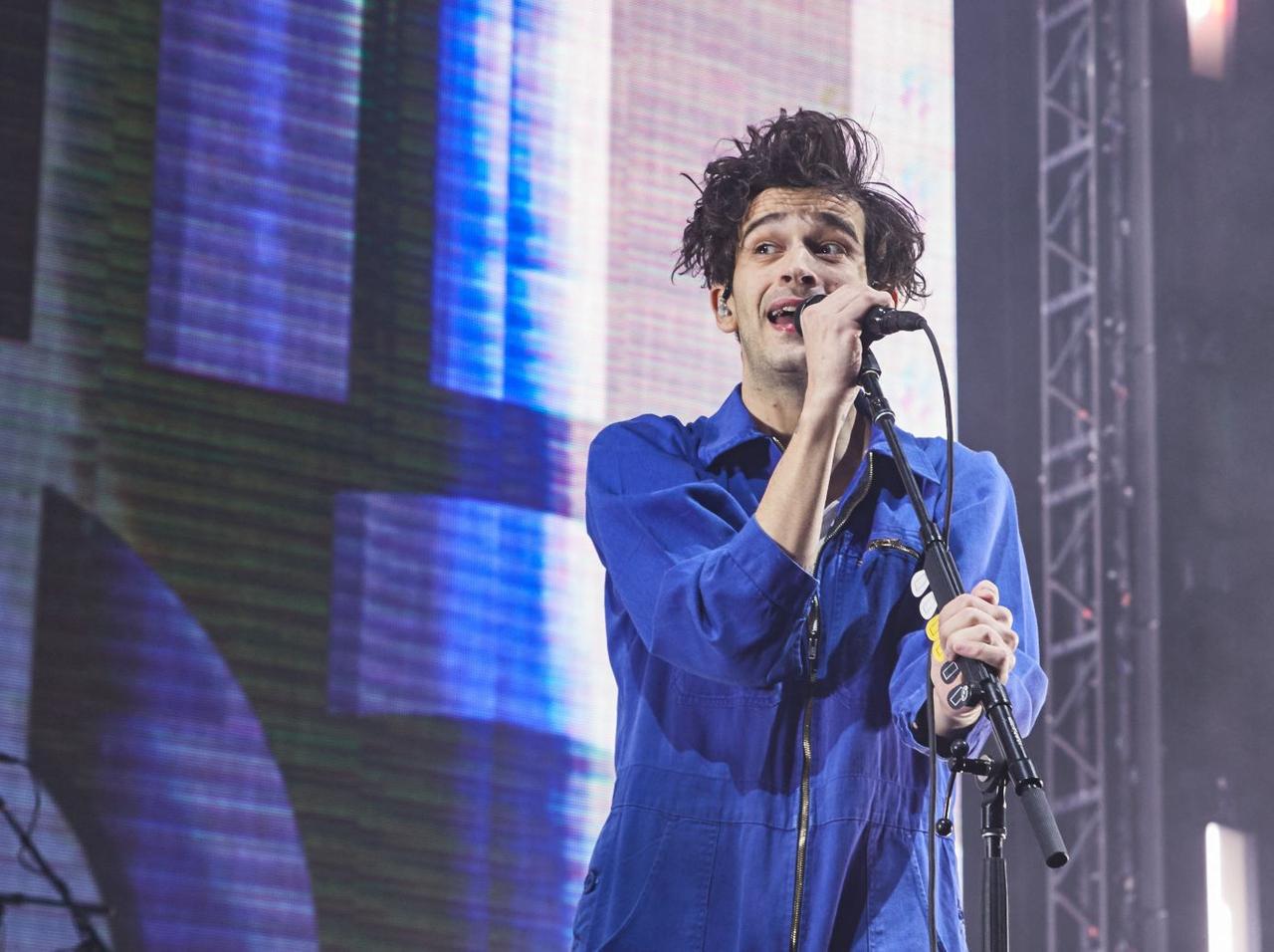 Matty Healy & Model Gabbriette Bechtel Are Engaged: See Her Black Ring