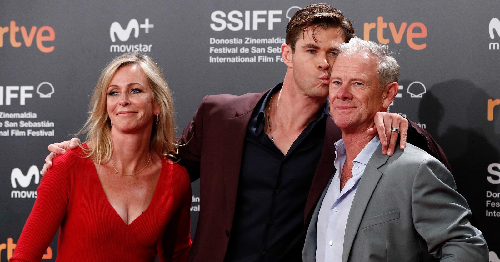 Chris Hemsworth Emotionally Reveals Father Carries Alzheimer's Gene