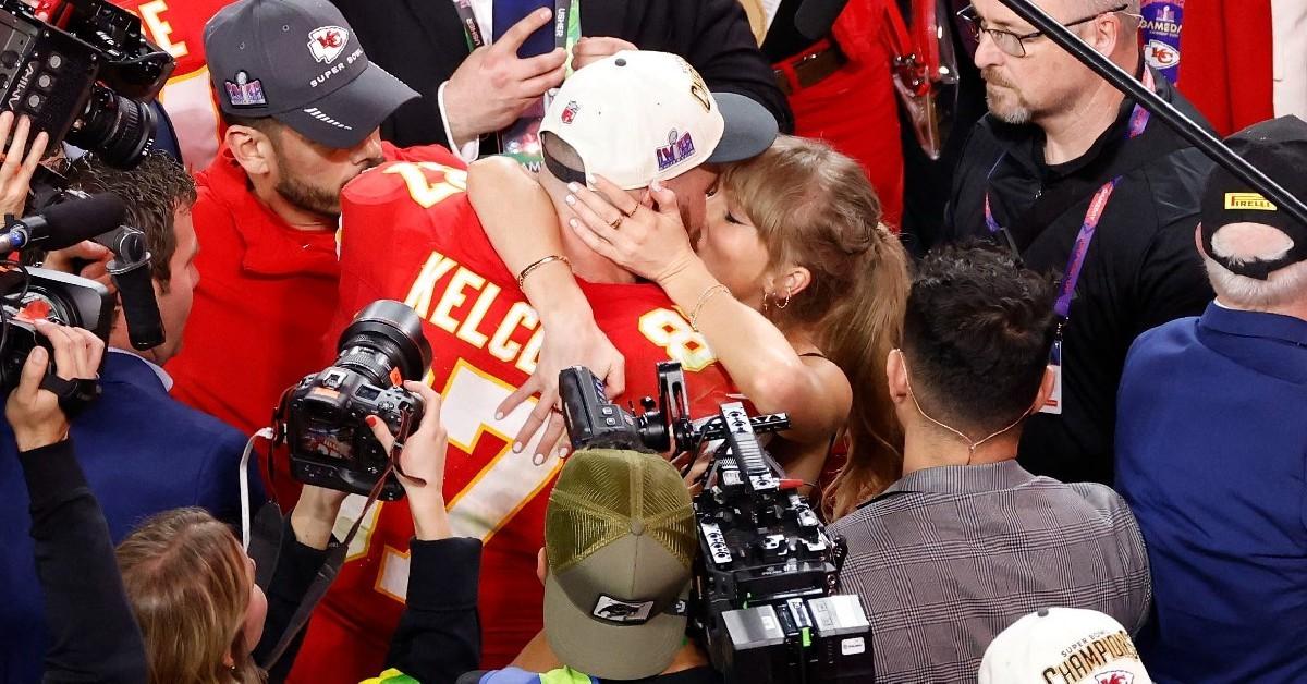 Travis Kelce Tears Up After Taylor Swift Sings Surprise Mashup: Watch Travis Kelce Tears Up After Taylor Swift Sings Surprise Mashup: Watch