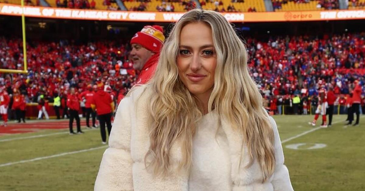 Brittany Mahomes Shows Off Postpartum Body In Pink Workout Set: Photos