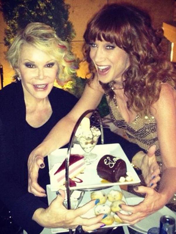 Kathy Griffin, Seth Meyers, Lance Bass and More Stars Tweet Their ...